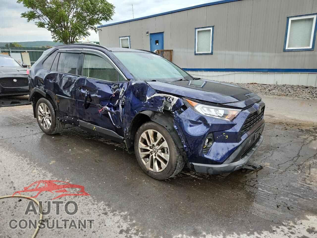 2019 TOYOTA RAV4 XLE PREMIUM GAS - JTMA1RFV3KD015533